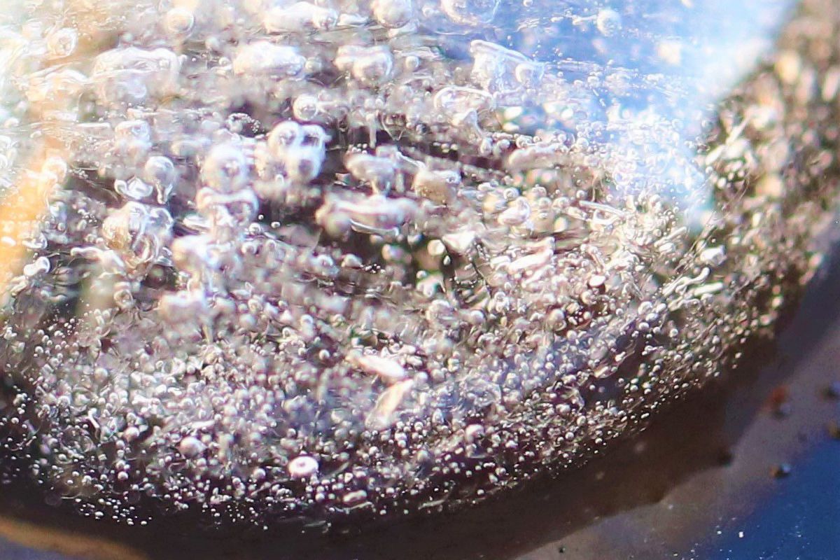 Trapped bubbles | GANREF