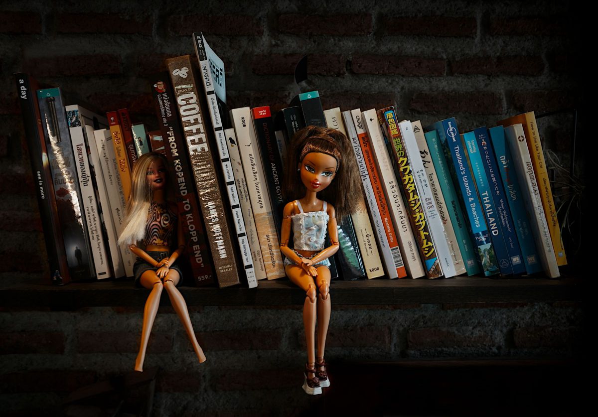 Intelligent and sexy ladies | GANREF