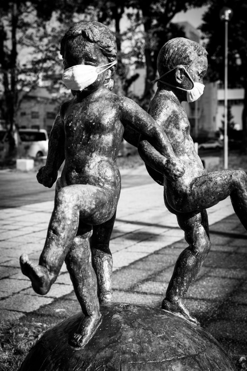 Kick about. | GANREF