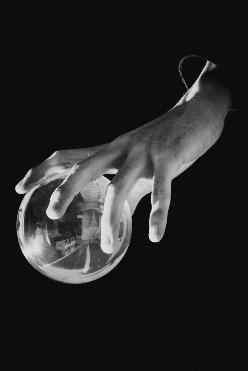 Grab the ball. | GANREF