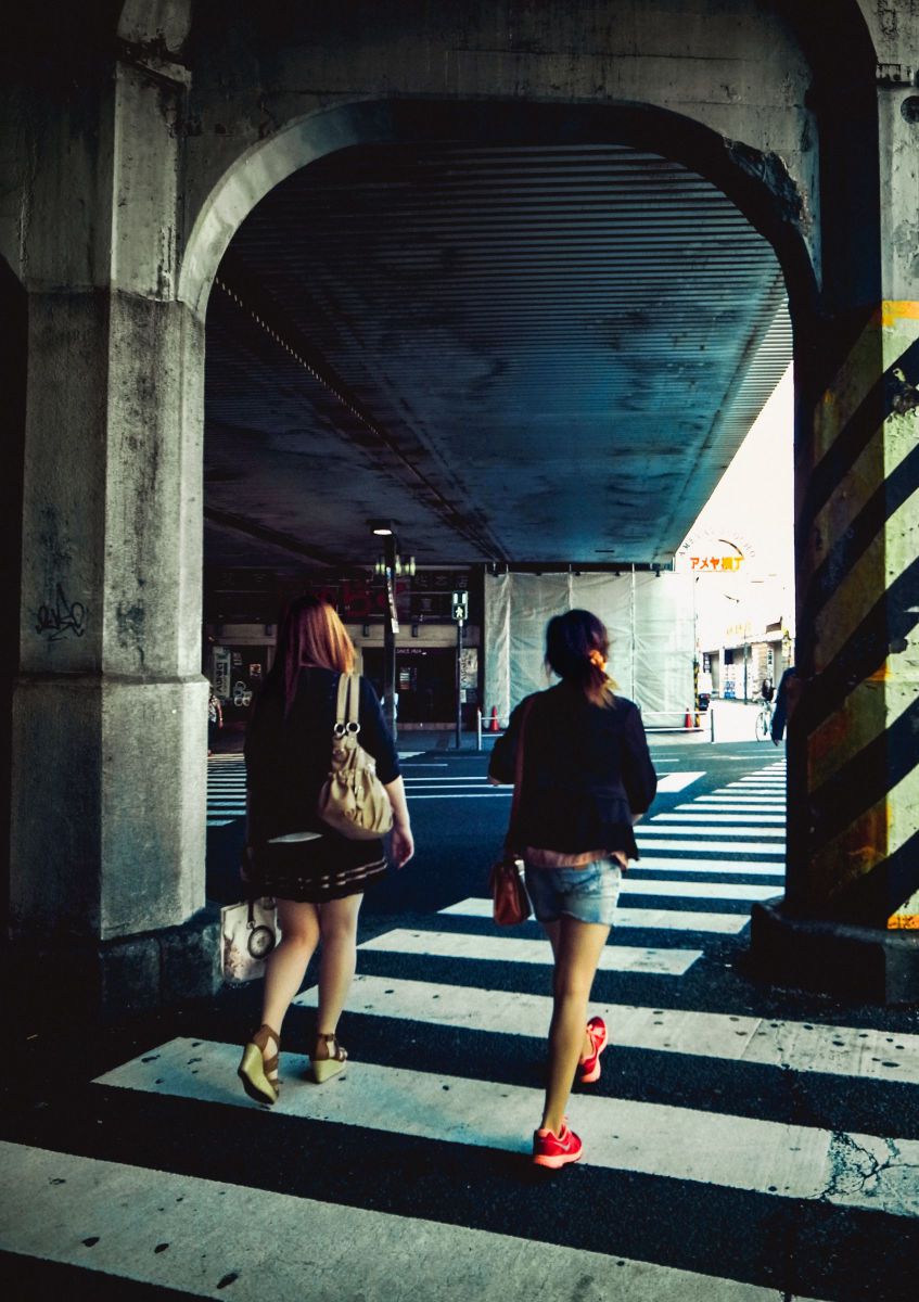 街の中へ | GANREF