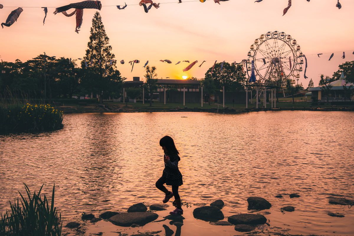 夕暮れに駆ける少女 | GANREF