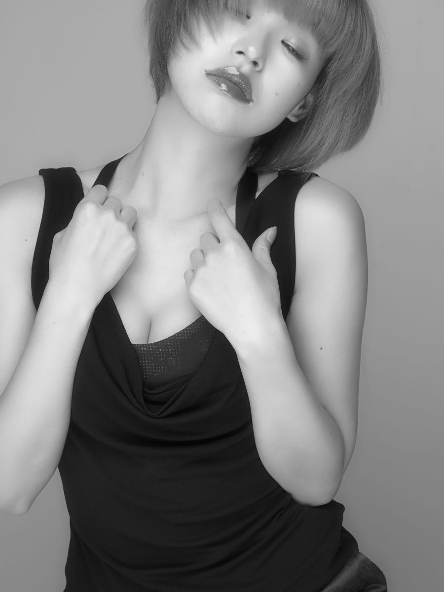 You can't put your arms around a memory | GANREF