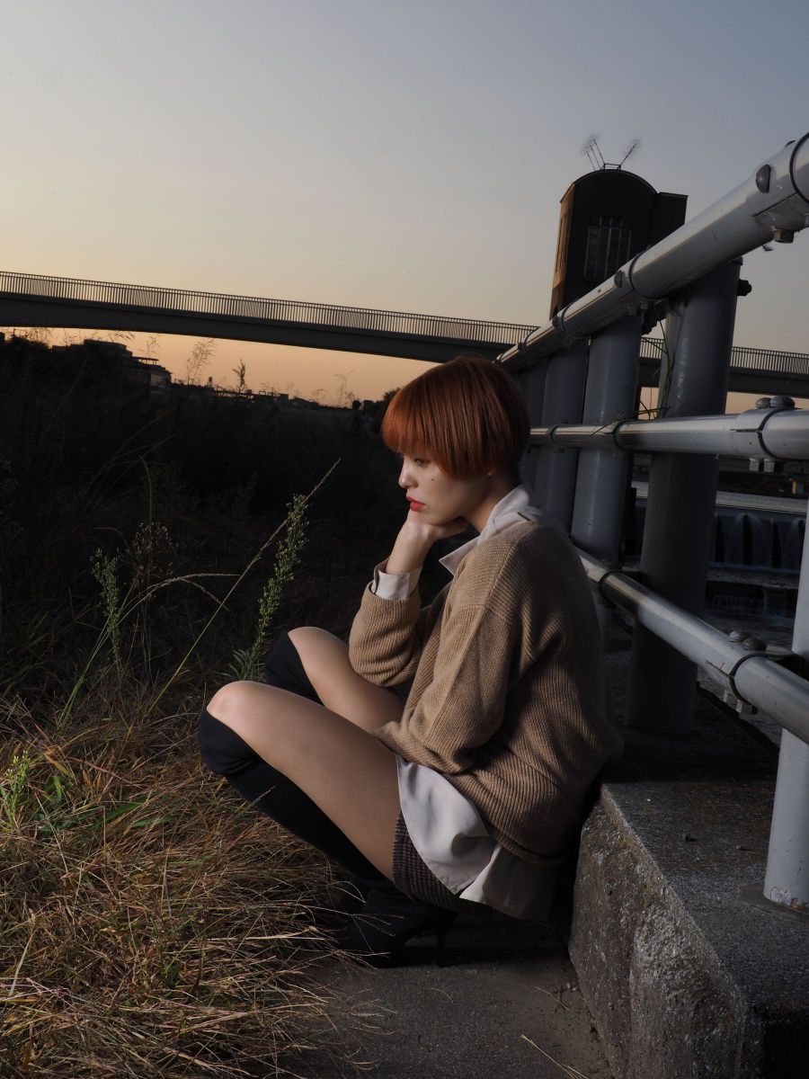 Lonely Girl | GANREF