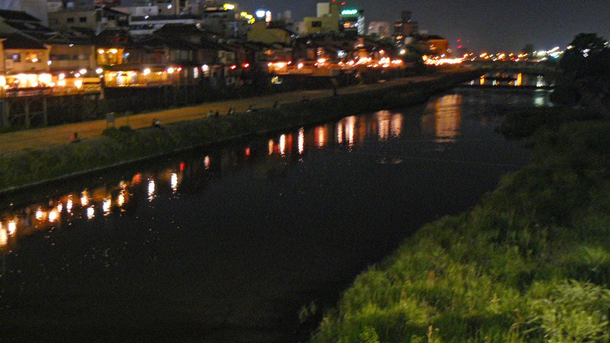 鴨川に、夜のとばりが 08-05-2007 | GANREF