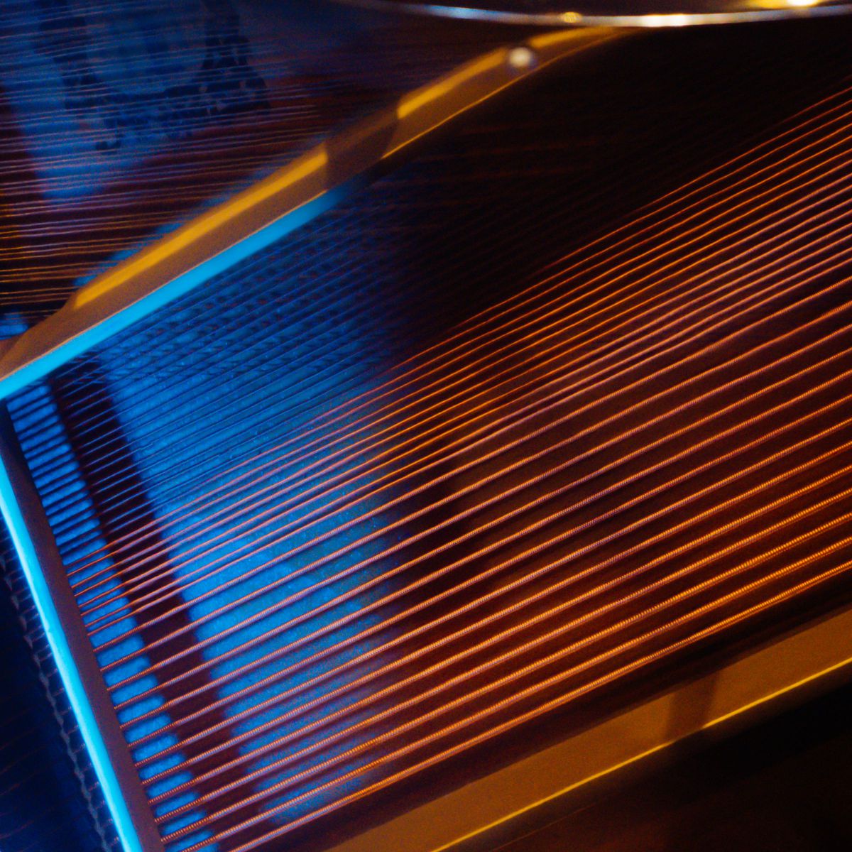 the blue light on the orange strings | GANREF