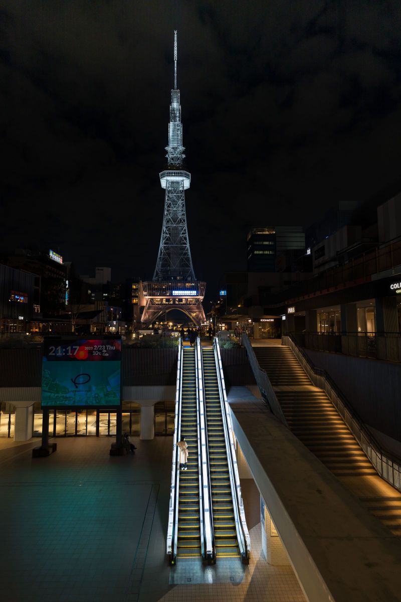 夜に映えるMIRAI TOWER | GANREF