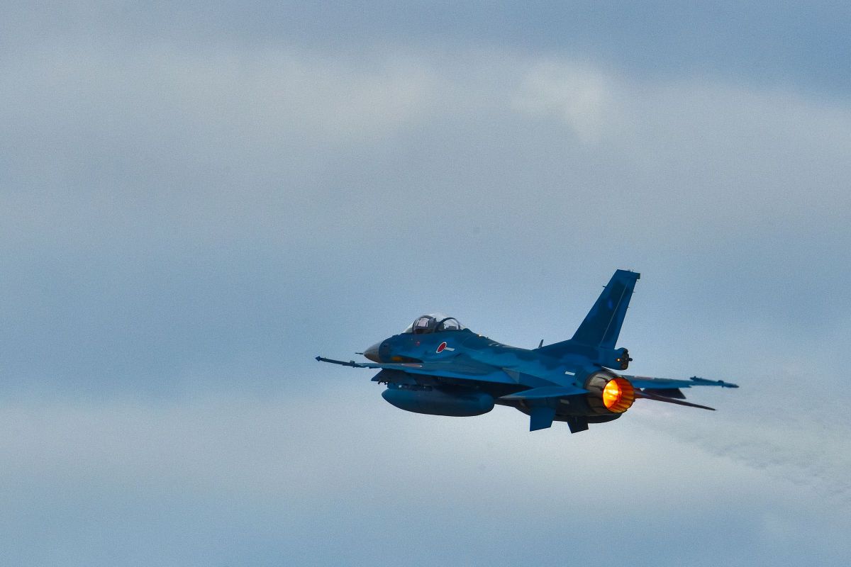 百里、F-2... | GANREF