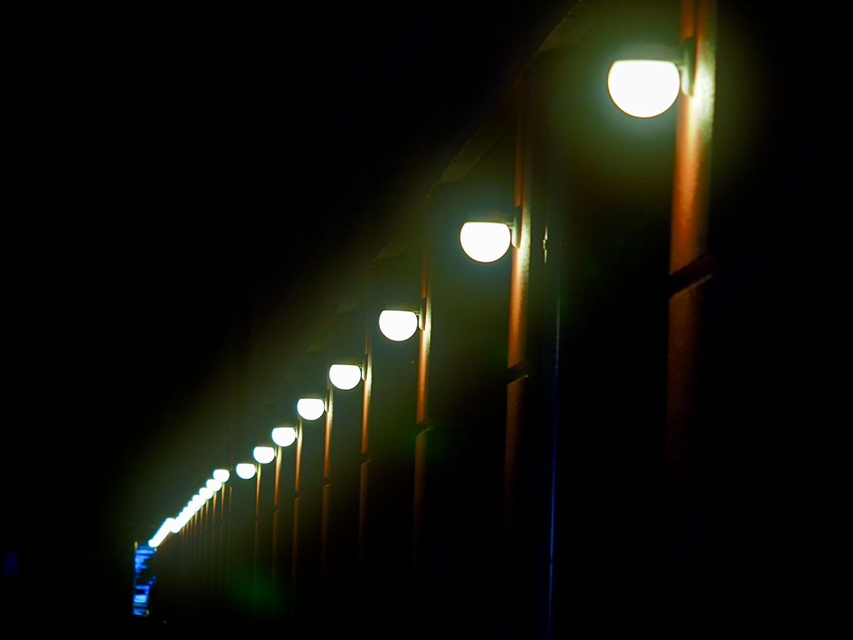 A string of lights | GANREF