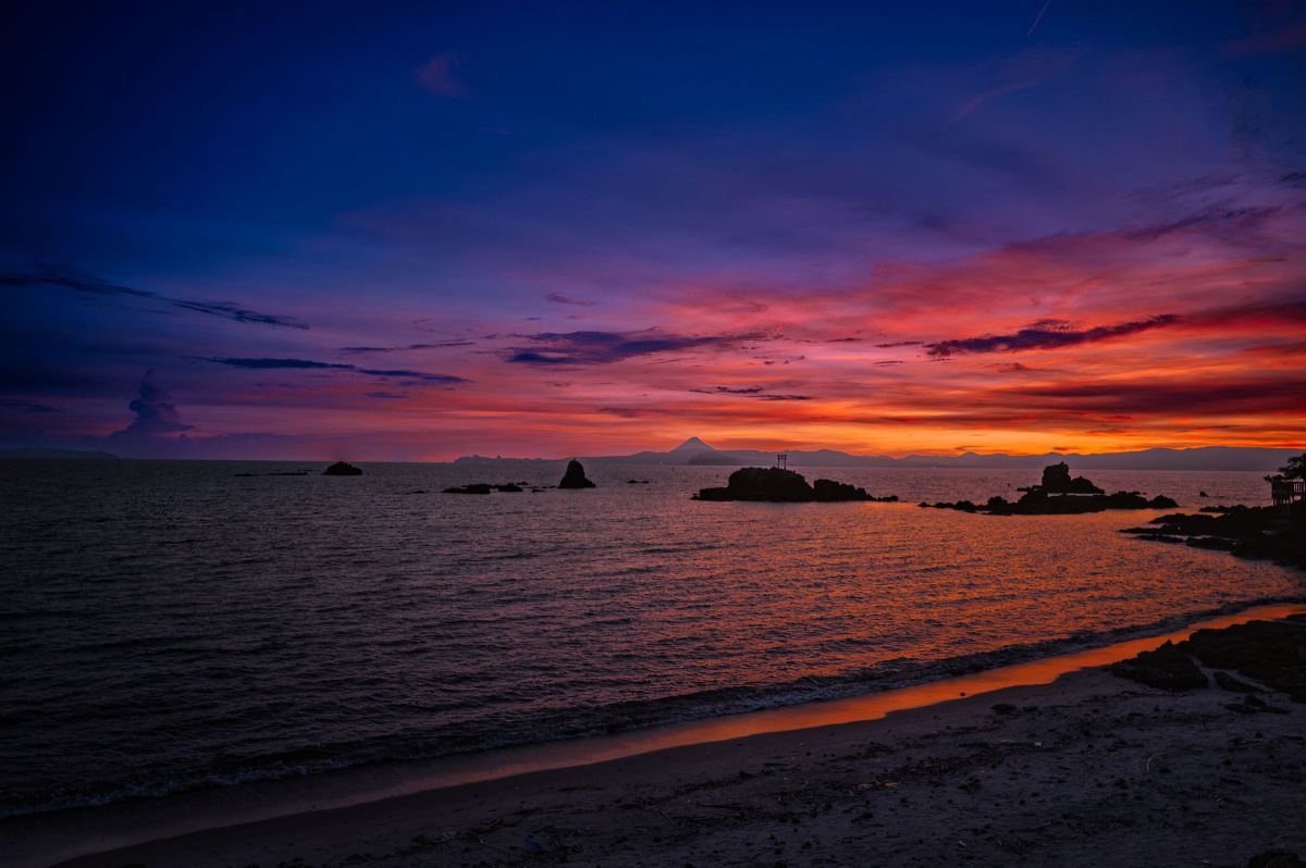 Between the intervals of Calm & Passion | GANREF