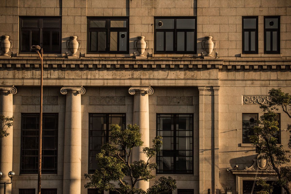 Sunlight makes superb shadow in morning | GANREF