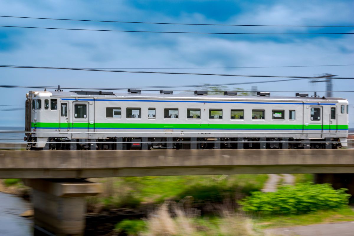 ローカル列車が行く | GANREF