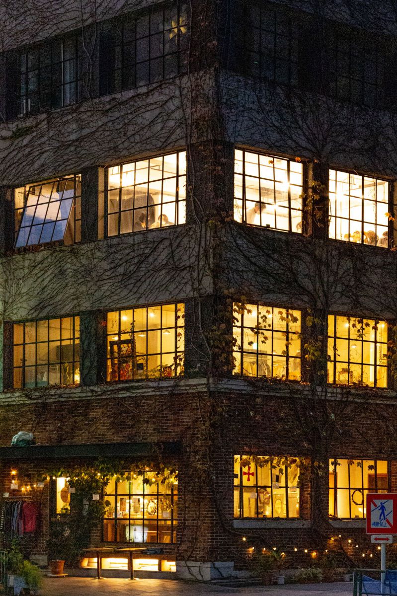 Building in Winter | GANREF