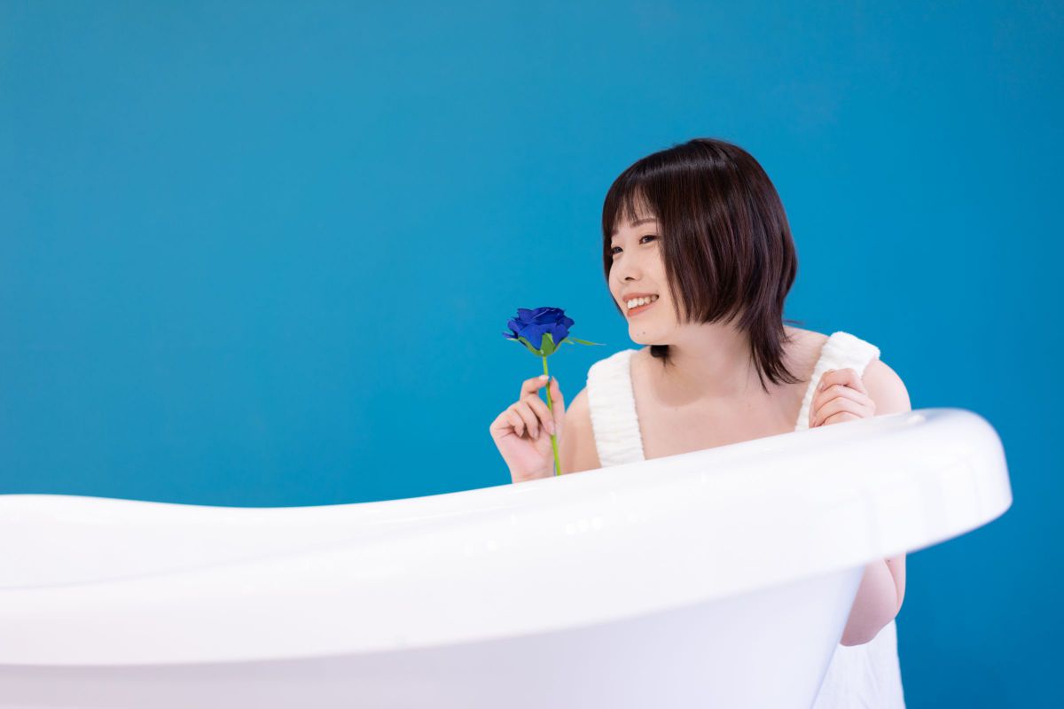 blue & white 1 | GANREF