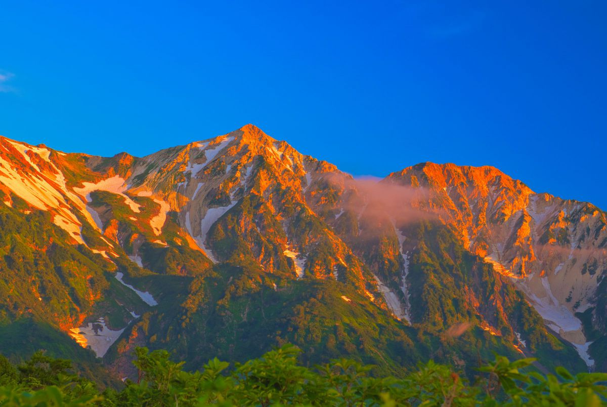 八方尾根のモルゲンロート | GANREF