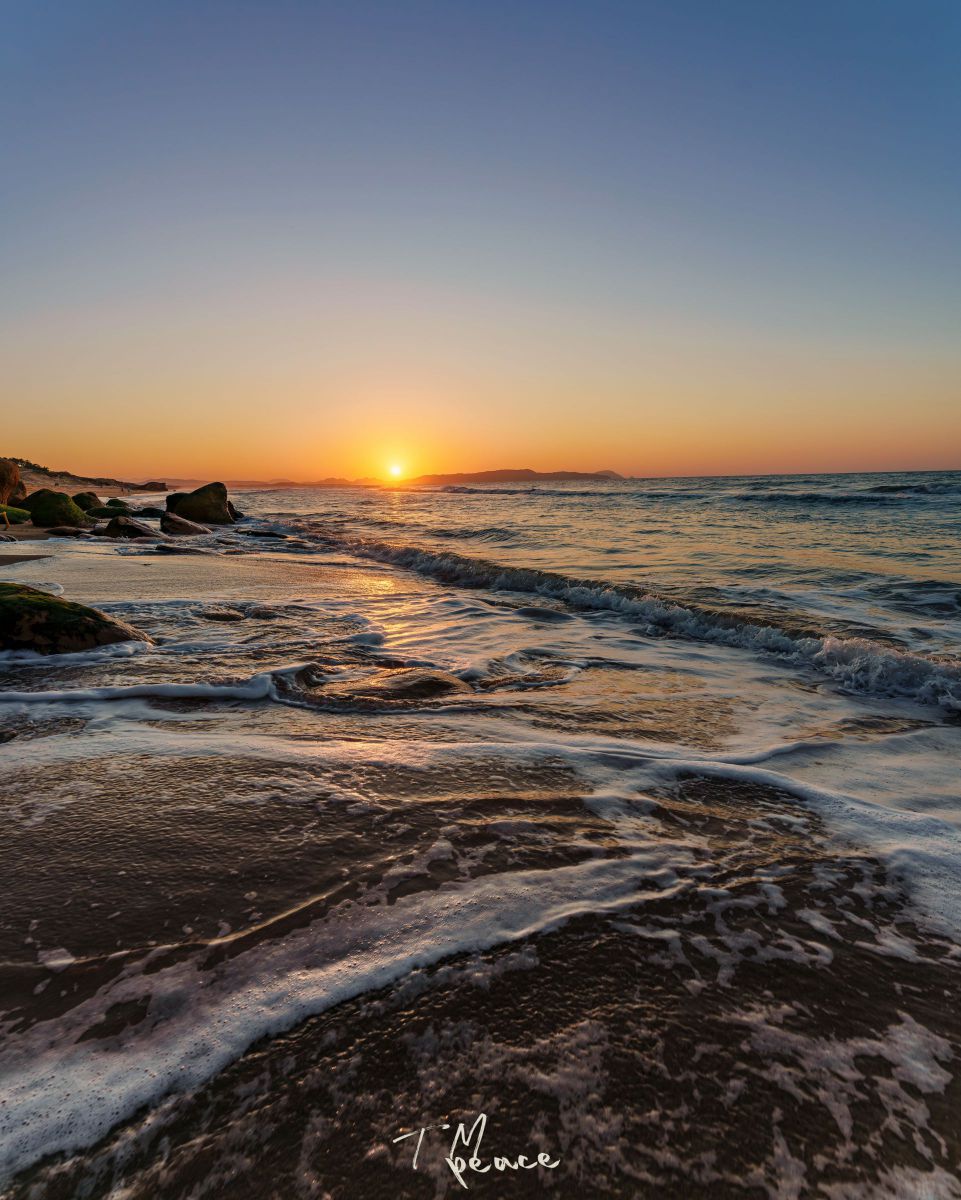 夕暮れ時の奈多海岸 | GANREF
