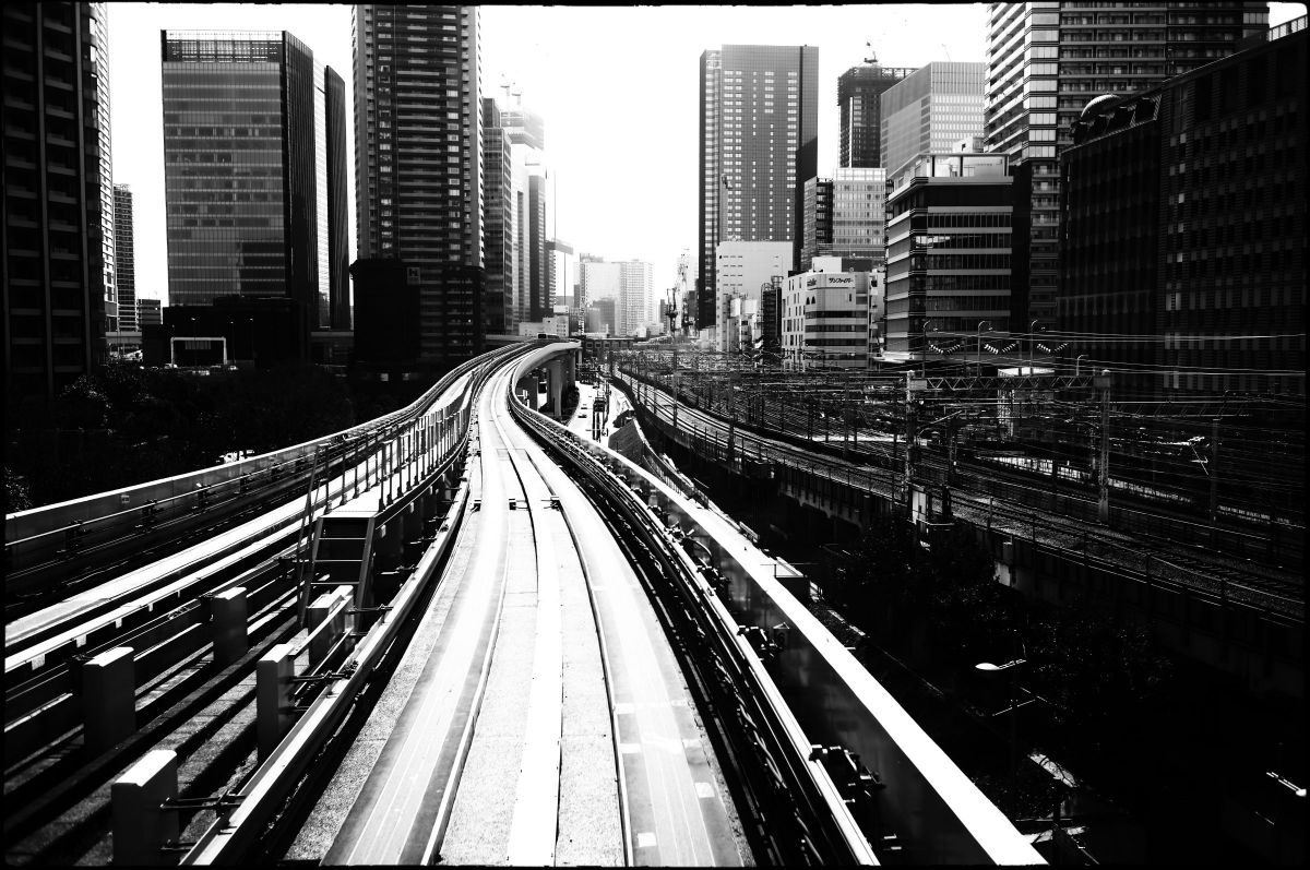 urban daylight. | GANREF