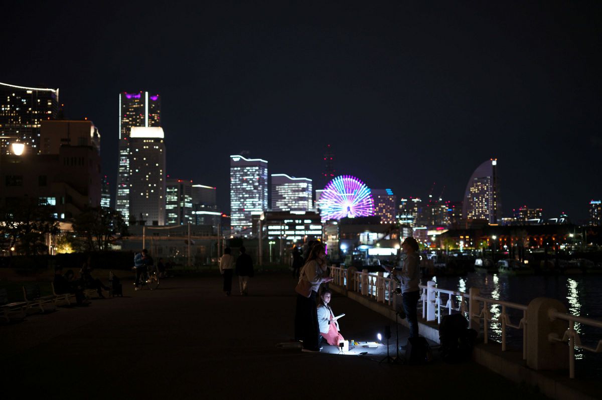 Yamashita park at night. | GANREF