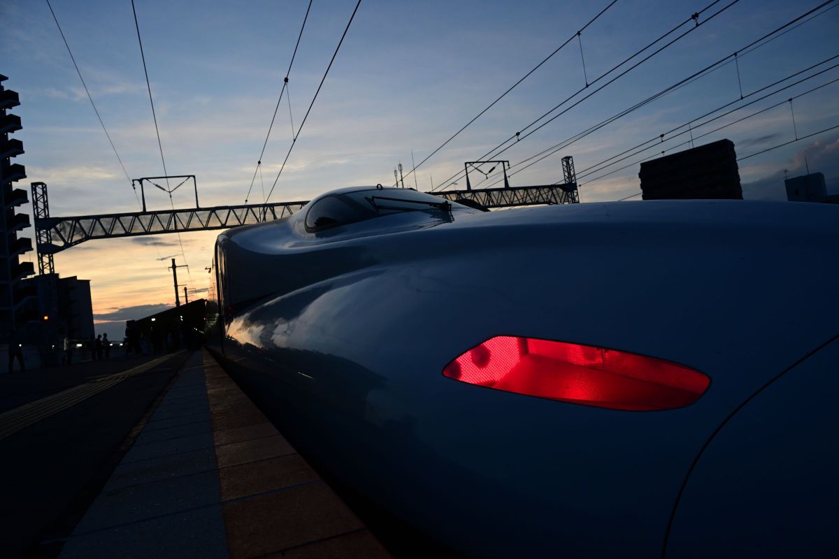 夕焼けと500系 | GANREF