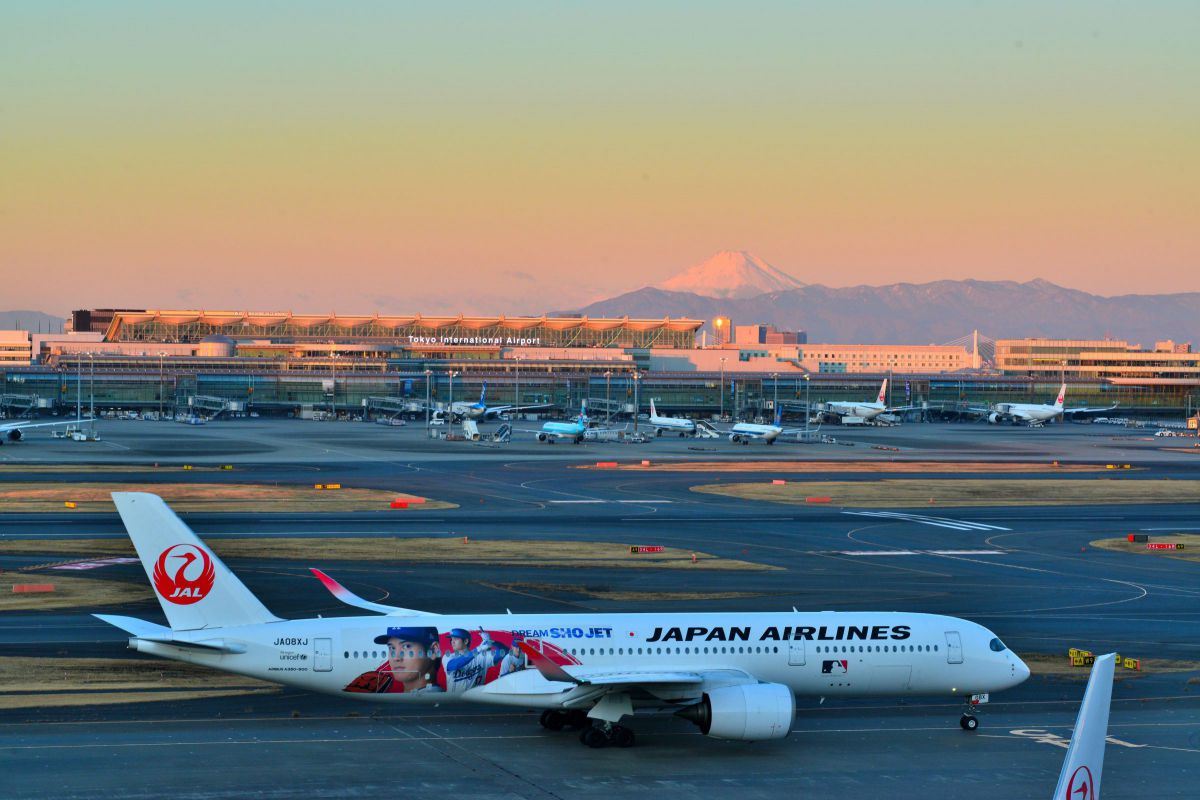 朝日を浴びつつ離陸するSHO JET | GANREF
