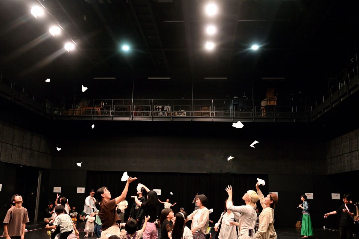 ひらひらと | GANREF