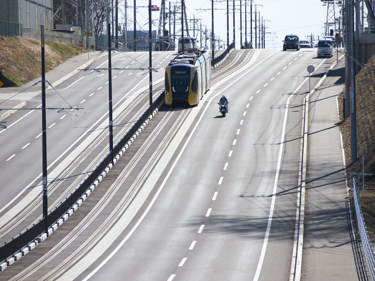 千切られる宇都宮LRT | GANREF