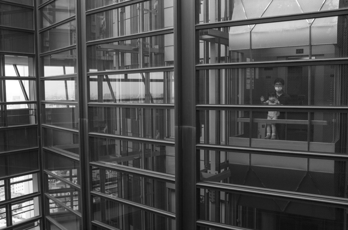 In the elevator | GANREF