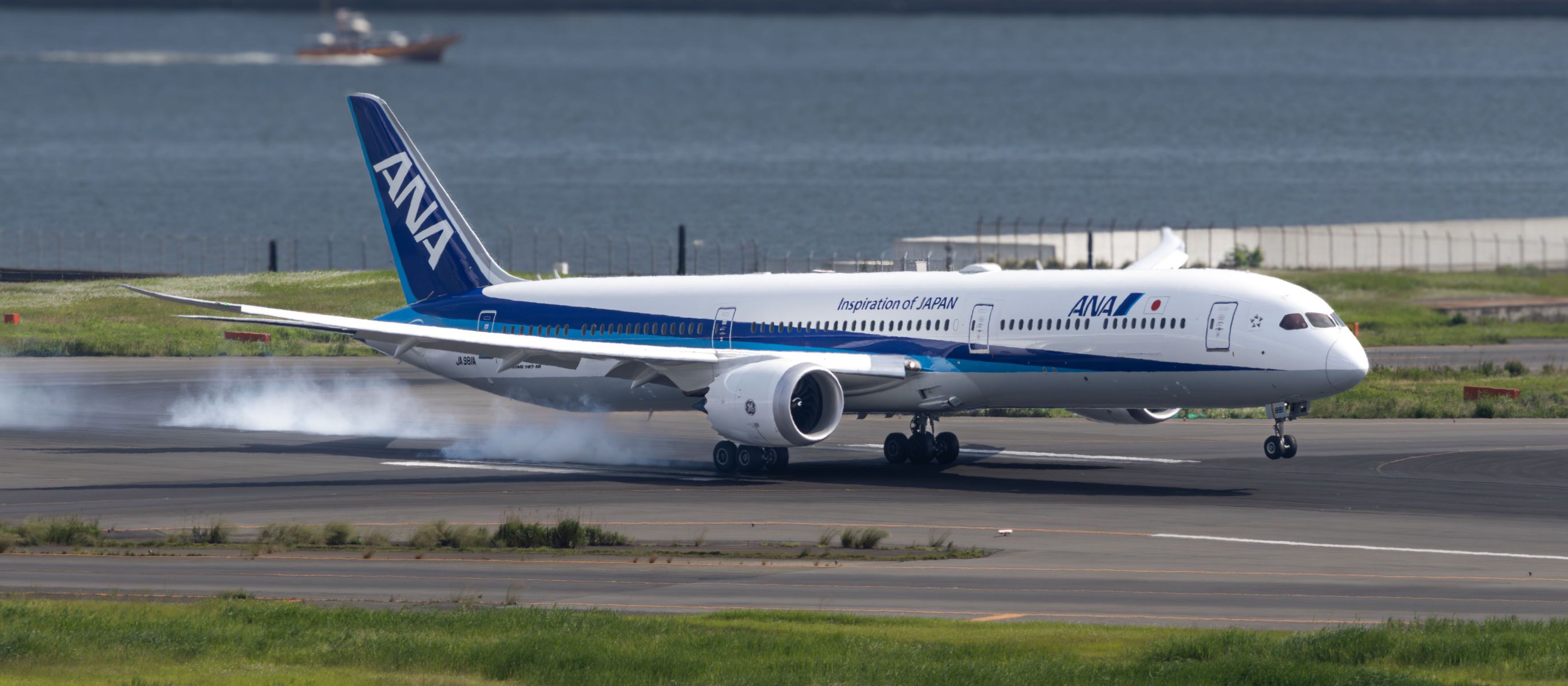 ANA 787-10。 | GANREF