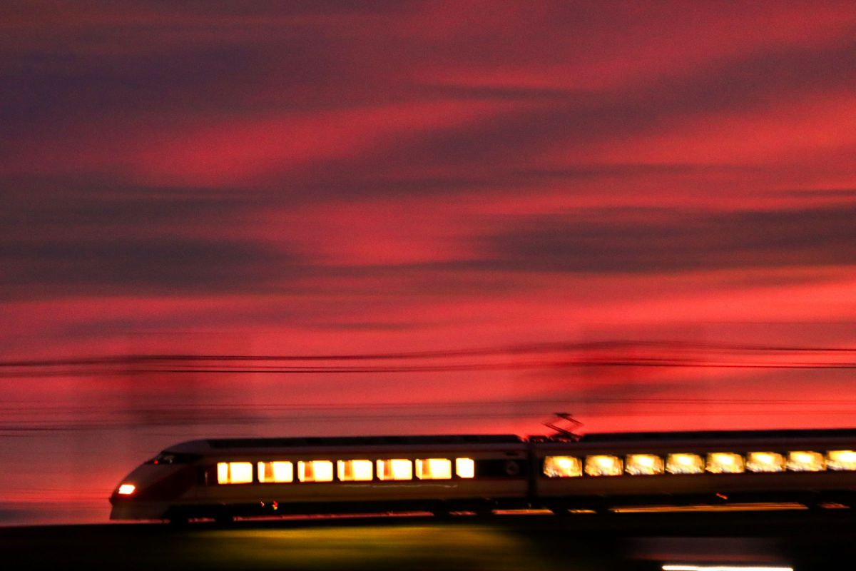 黄昏スペーシア | GANREF