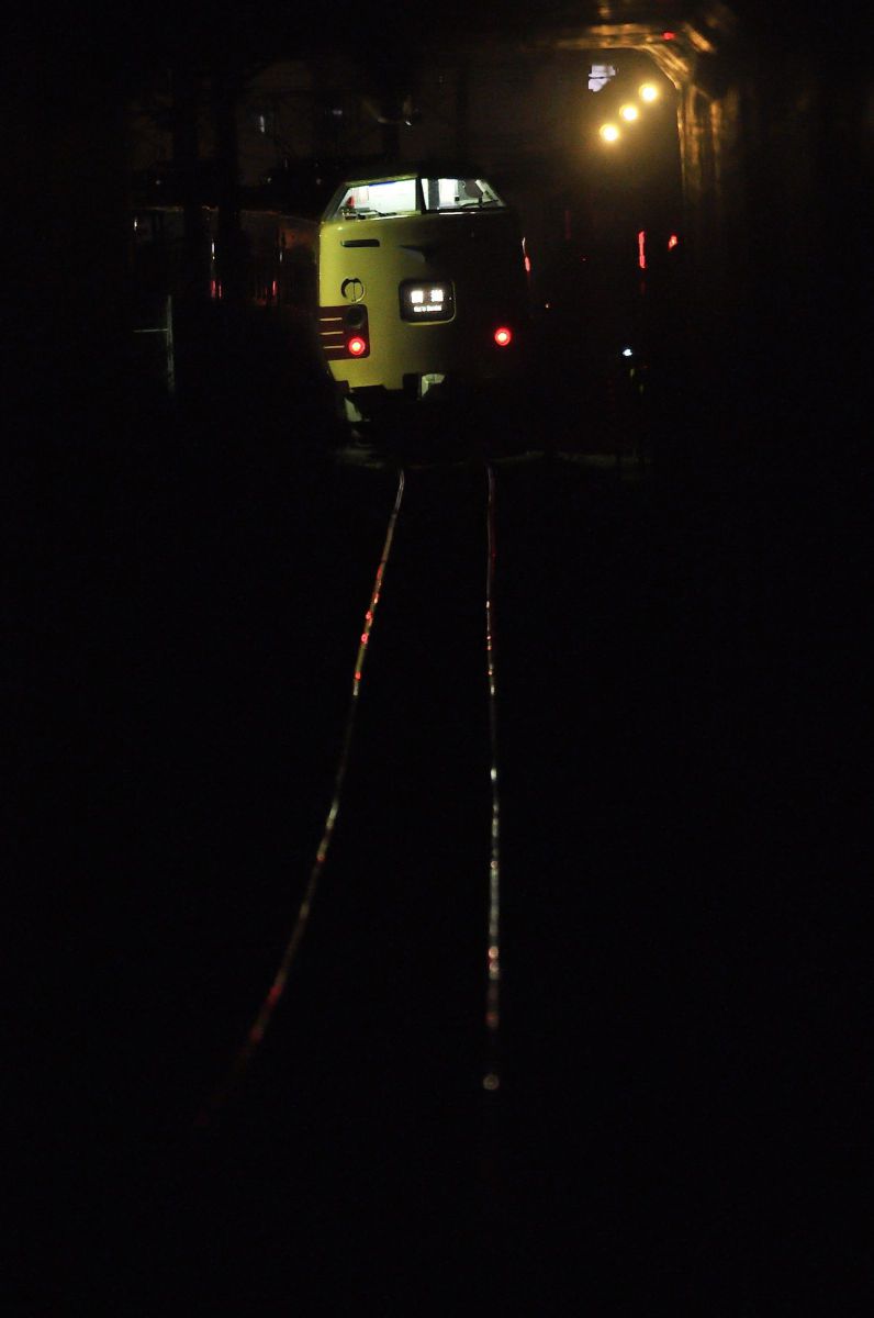 車庫に帰って来た381系 | GANREF