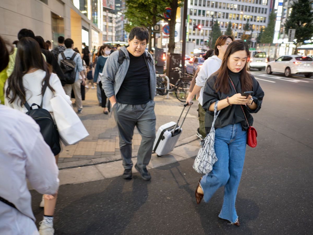 Busy street | GANREF