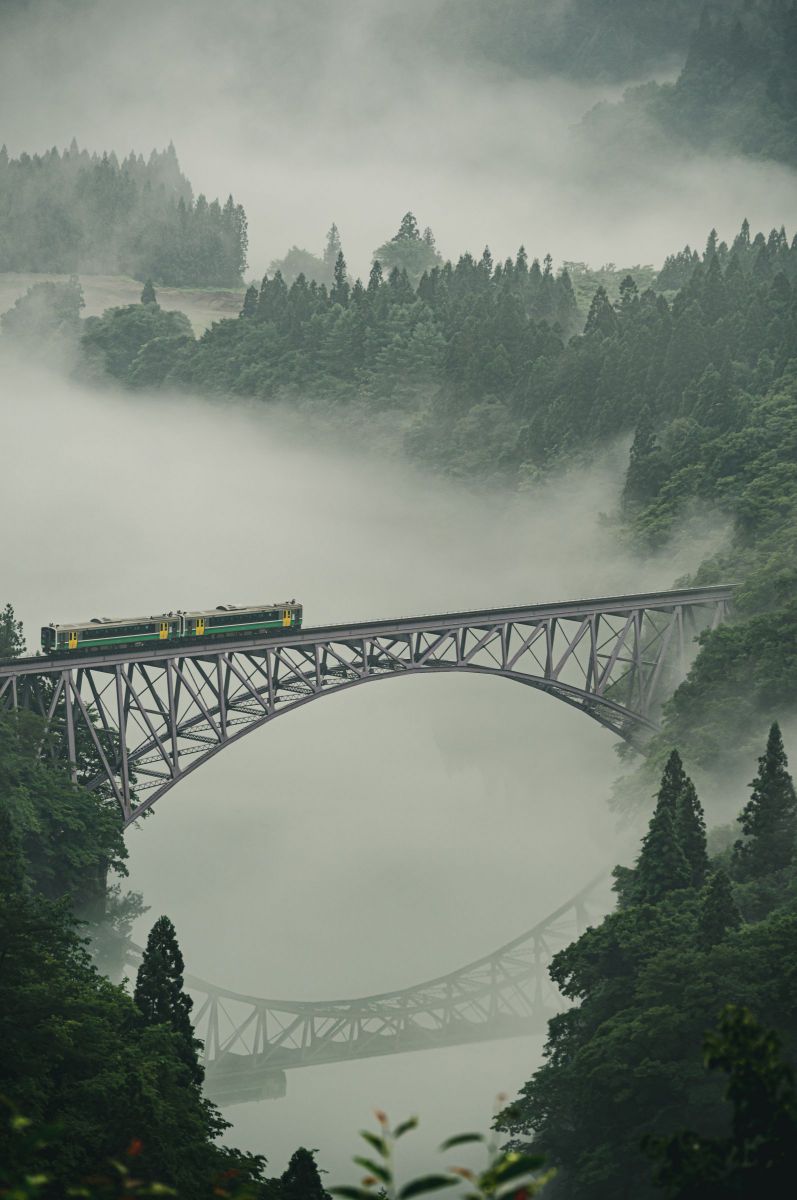 朝靄の只見線 | GANREF