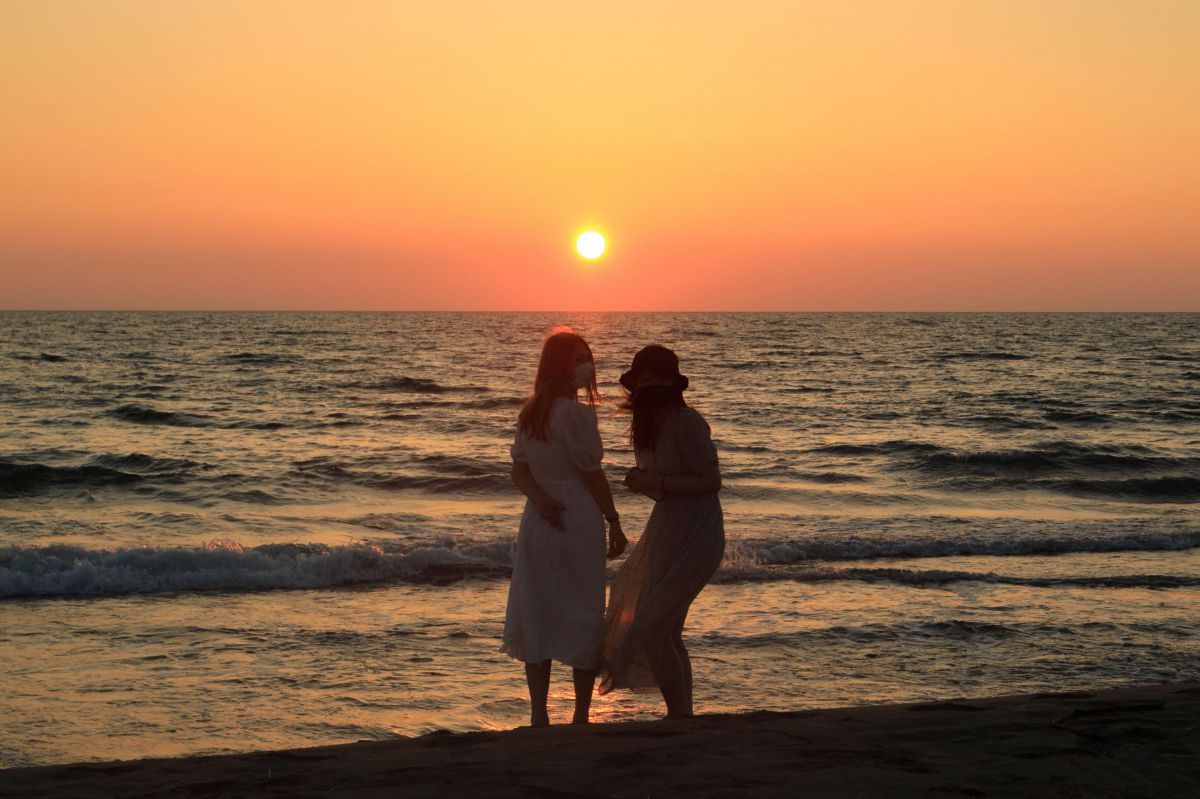 振り向いたお嬢さん | GANREF