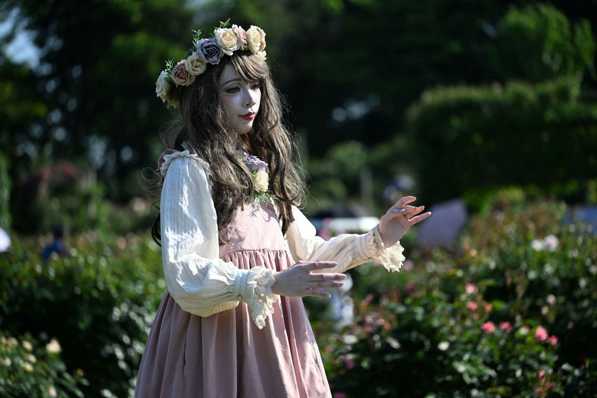 Antique Doll | GANREF