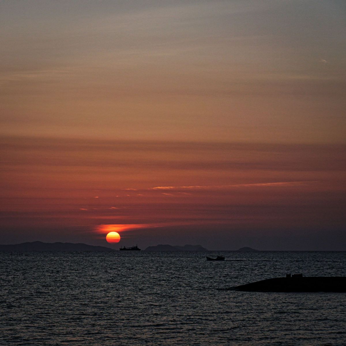 a quiet scene | GANREF