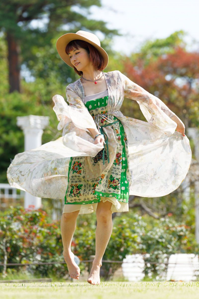 秋に舞う | GANREF