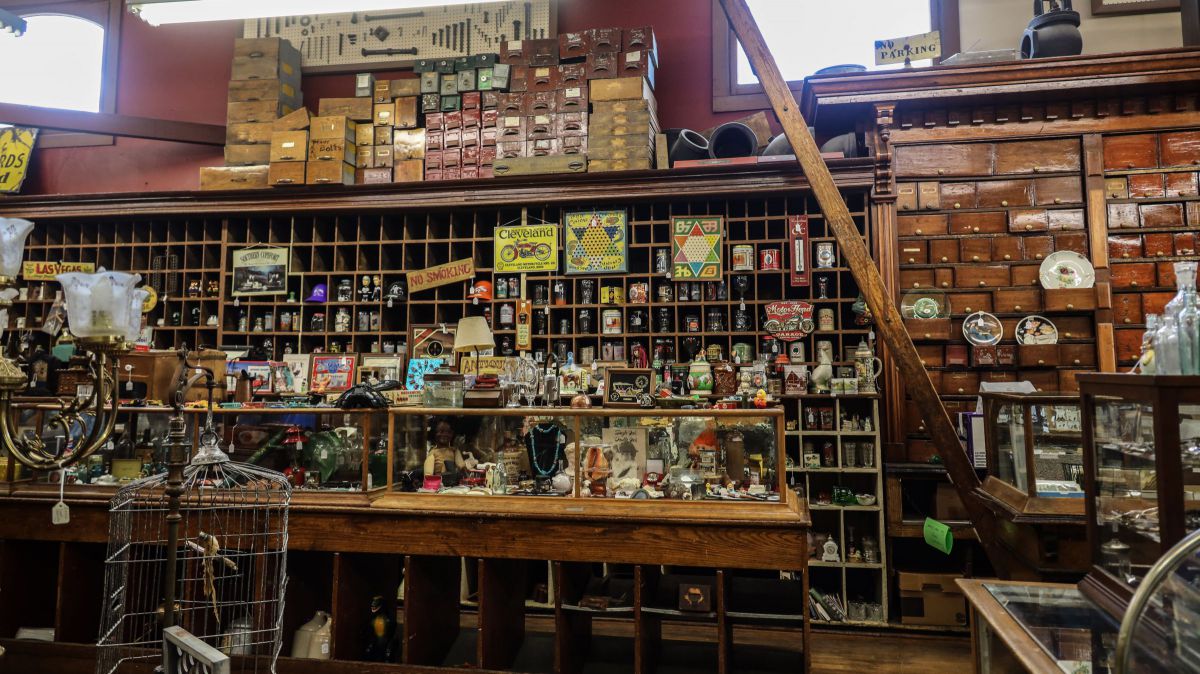 ANTIQUE STORE | GANREF