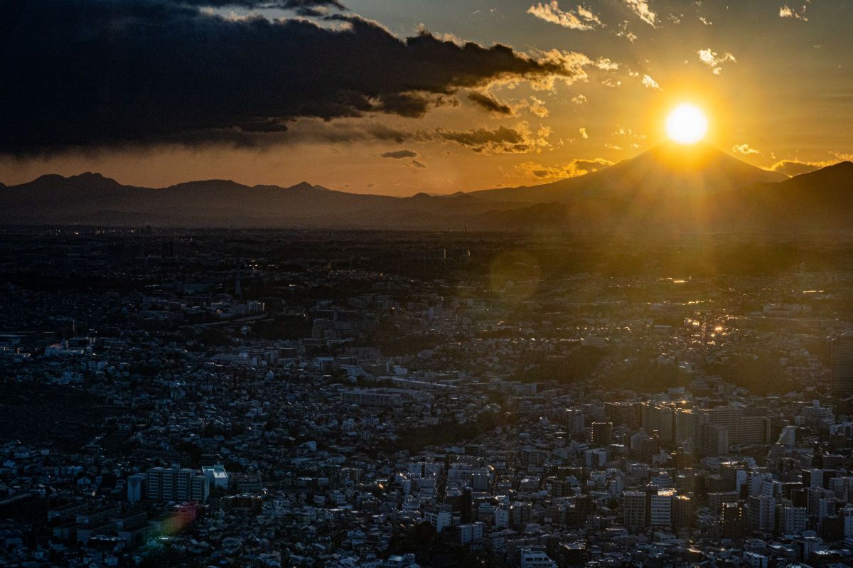 輝きを放つ | GANREF