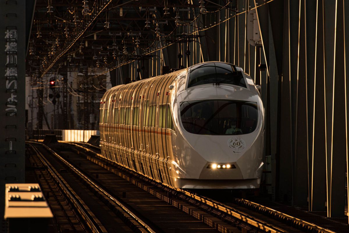 VSE夕日を受けて | GANREF