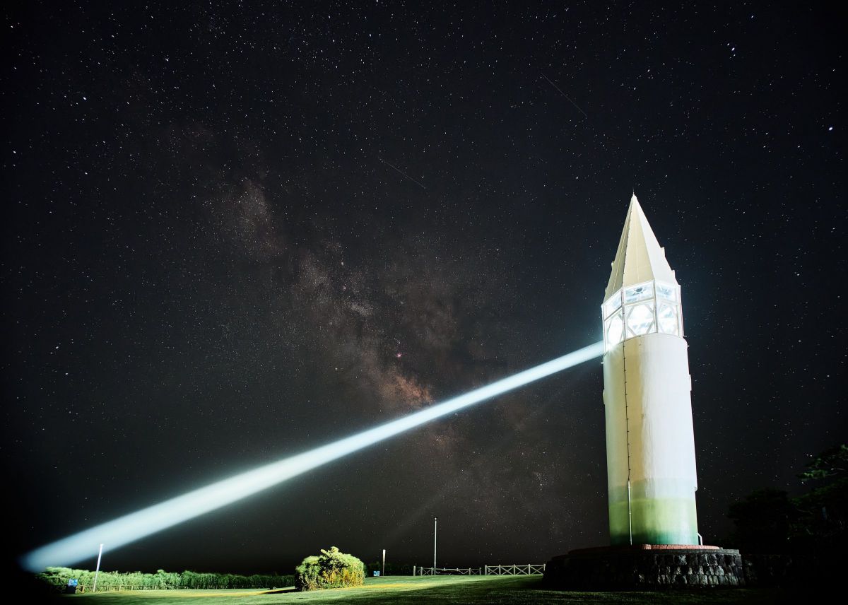 安房埼灯台と天の川 | GANREF