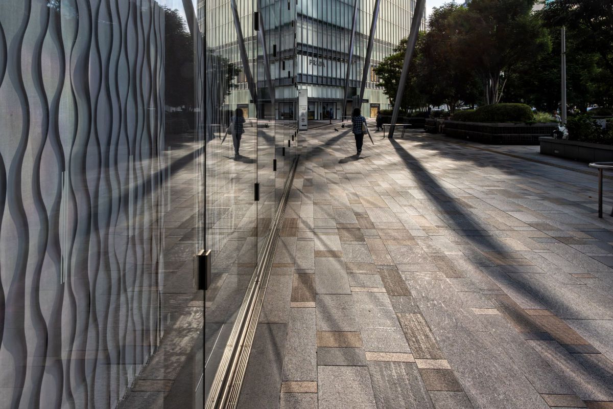 shadows crossing | GANREF