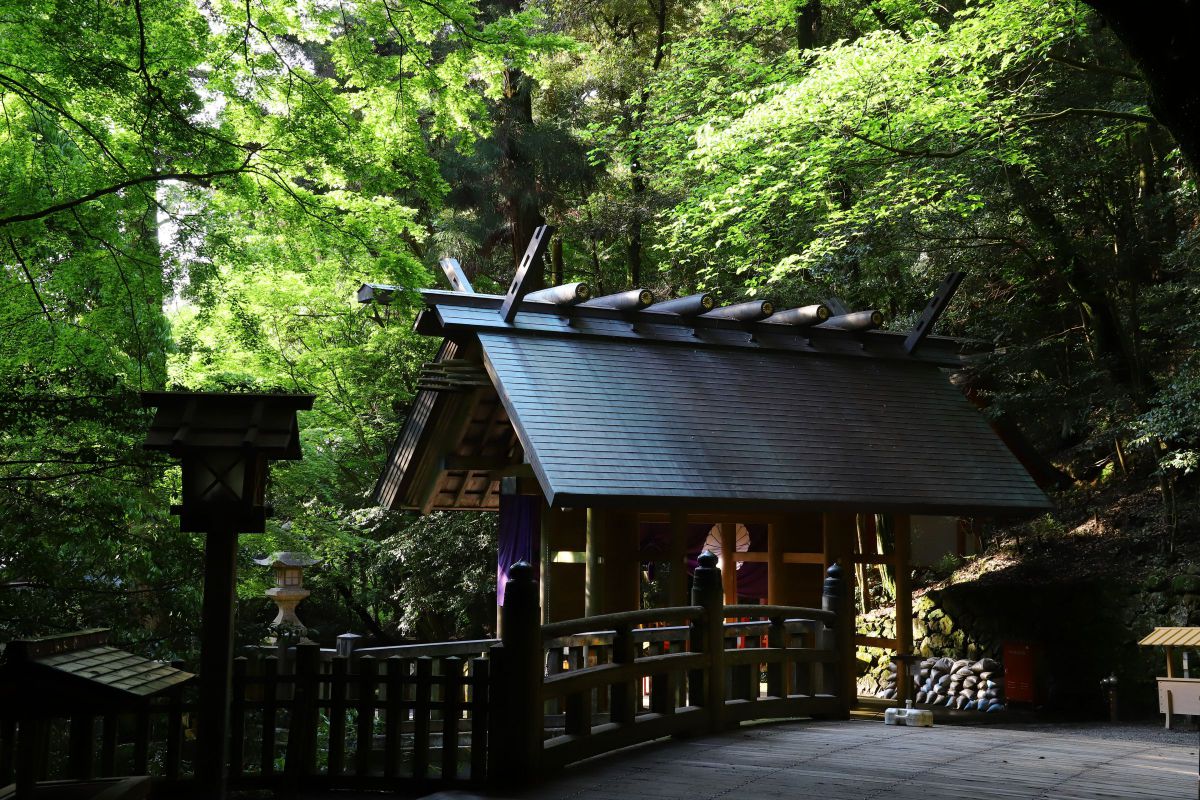 Green Shrine | GANREF