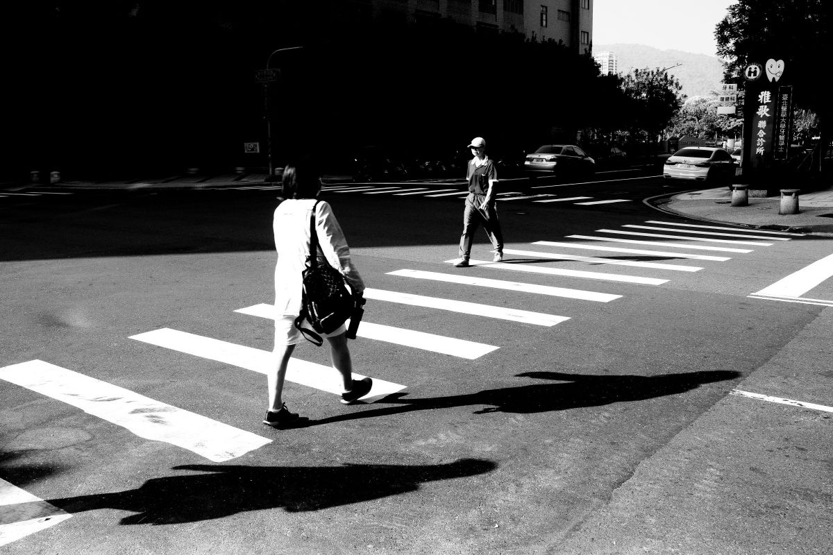 shadow crossing | GANREF