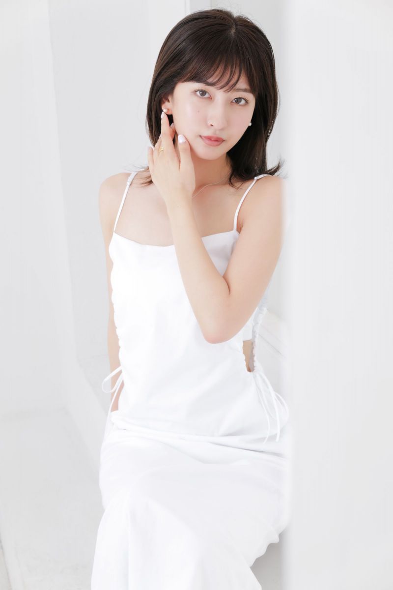 白と視線と | GANREF