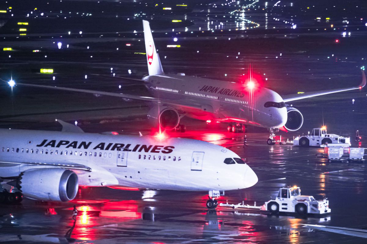 Parallel Push Back | GANREF