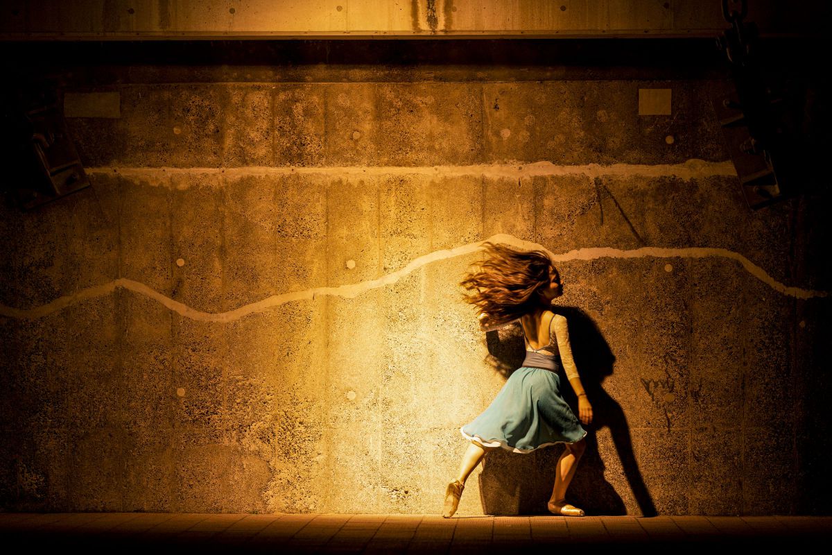 a Dancer in the Windy | GANREF