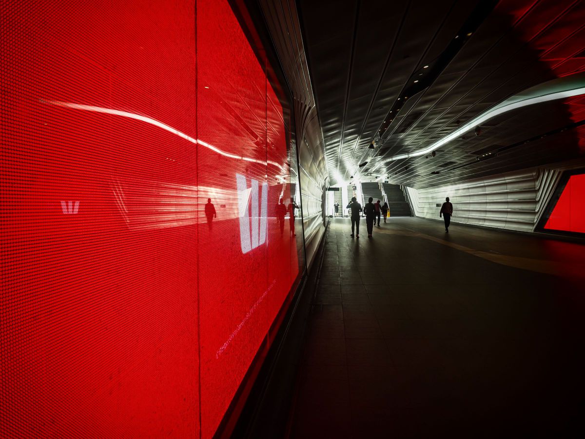 Reflection to Red. | GANREF