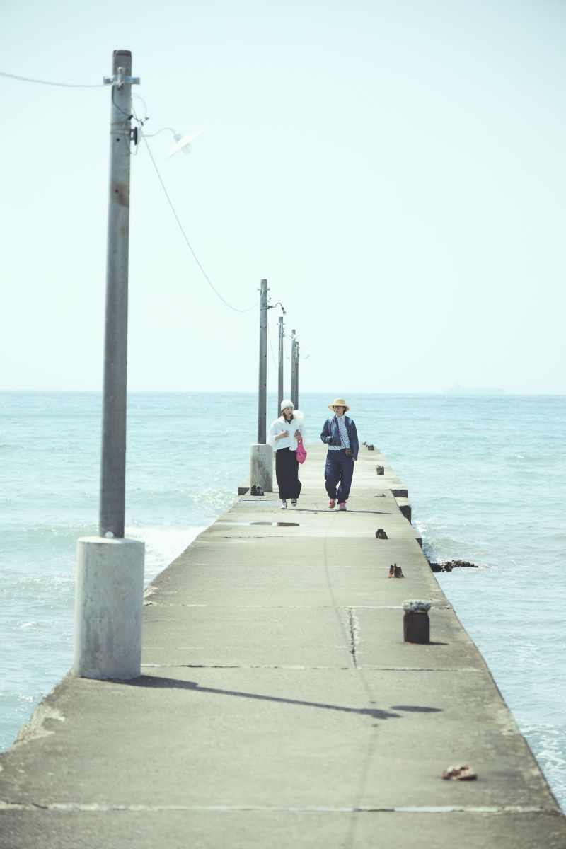 Walking the pier | GANREF