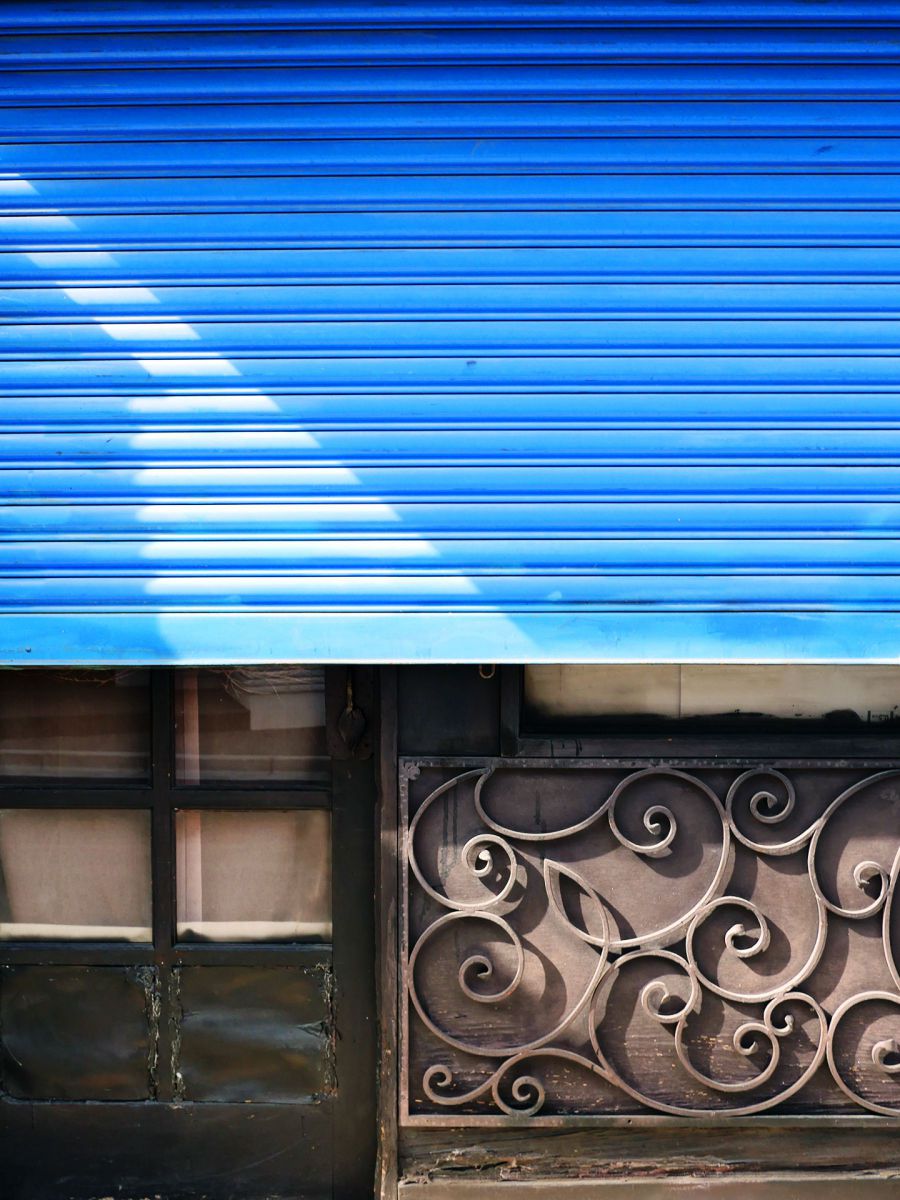 Blue Shutter | GANREF