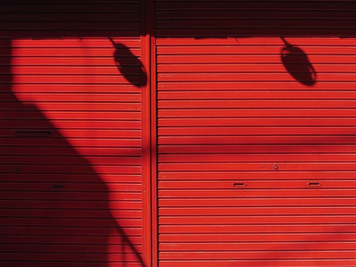Red shutter | GANREF